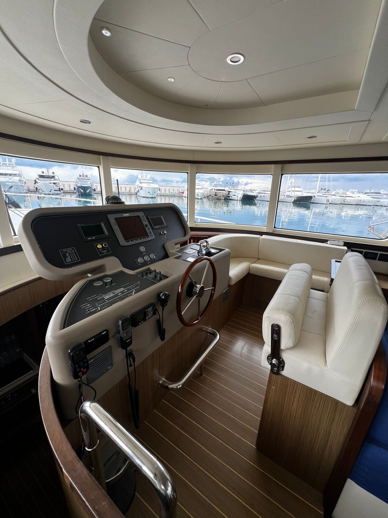 2008 Apreamare Maestro 65 – Niyana Yachts