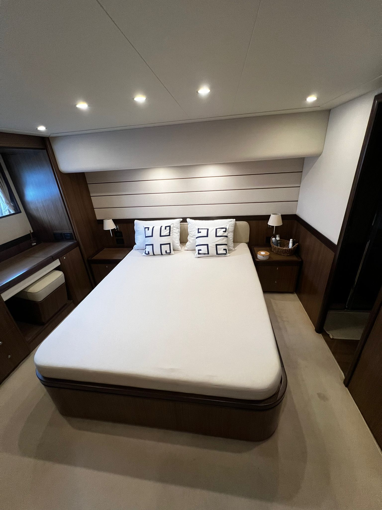2008 Apreamare Maestro 65 – Niyana Yachts