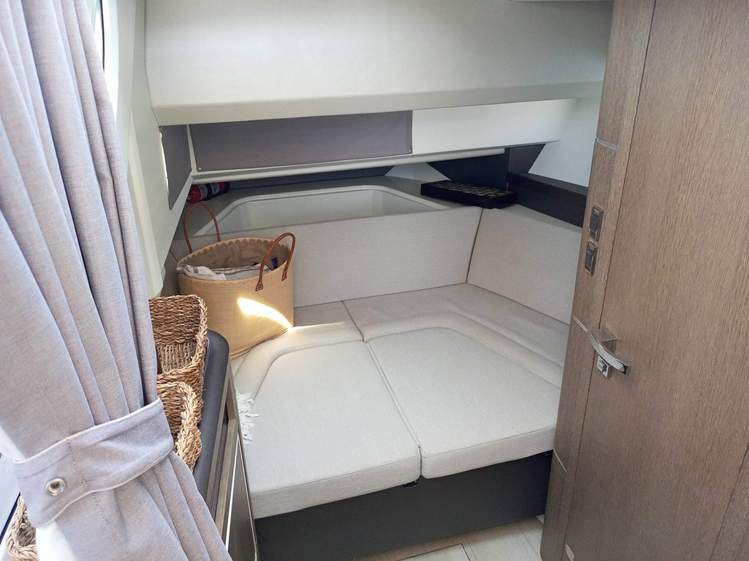 2022 Galeon 325 GTO – Niyana Yachts